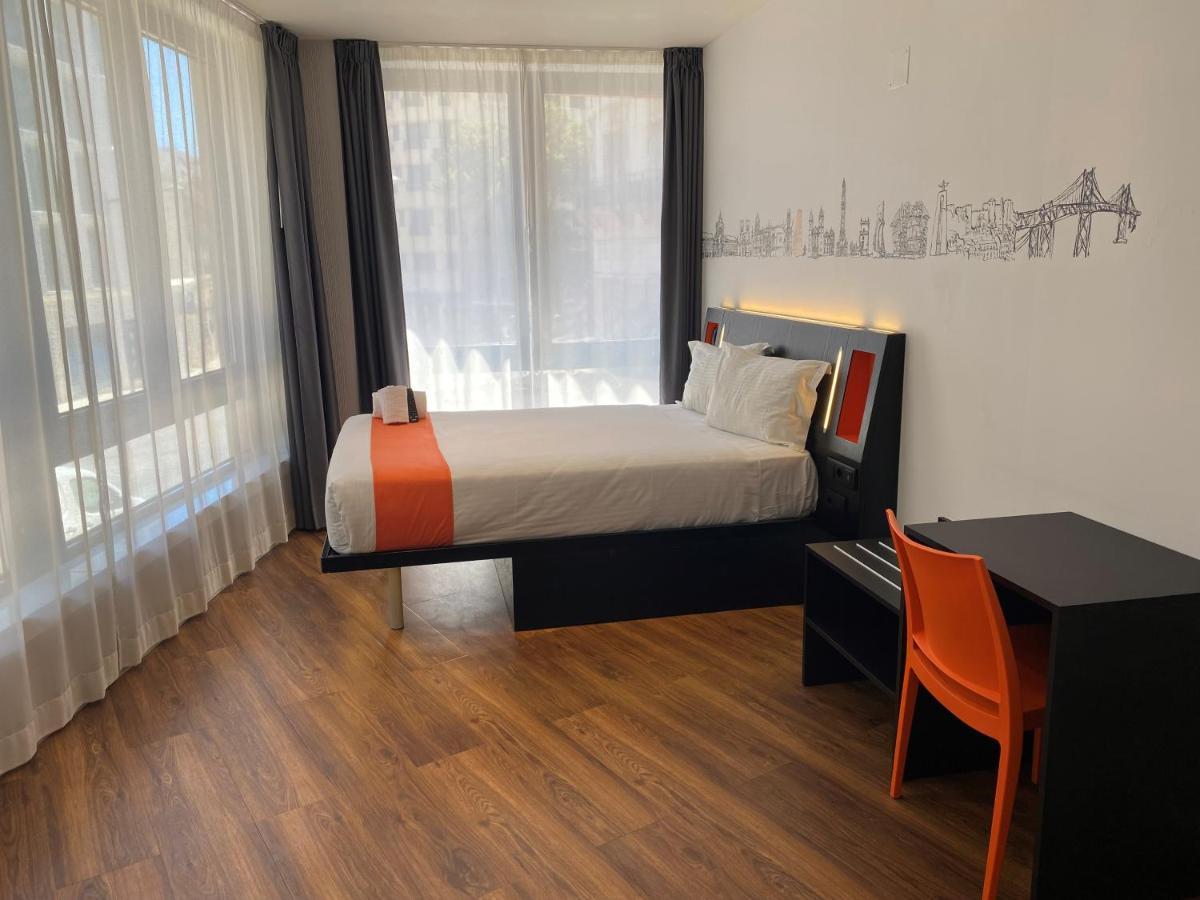 Easyhotel Lisbon: What To Expect From 2 star Hotel With ...